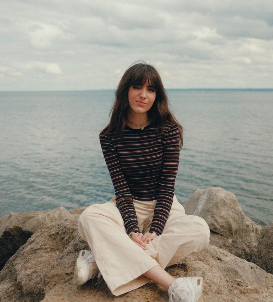 How Old is Gabriela Bee in 2023 ? Shocking Age of a Rising Canadian ...