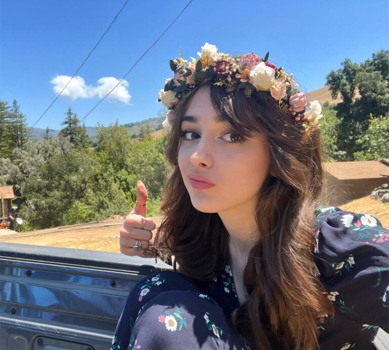 JULIA BUTTERS - Movies and TV Shows, Age, Parents, Net Worth, Instagram ...