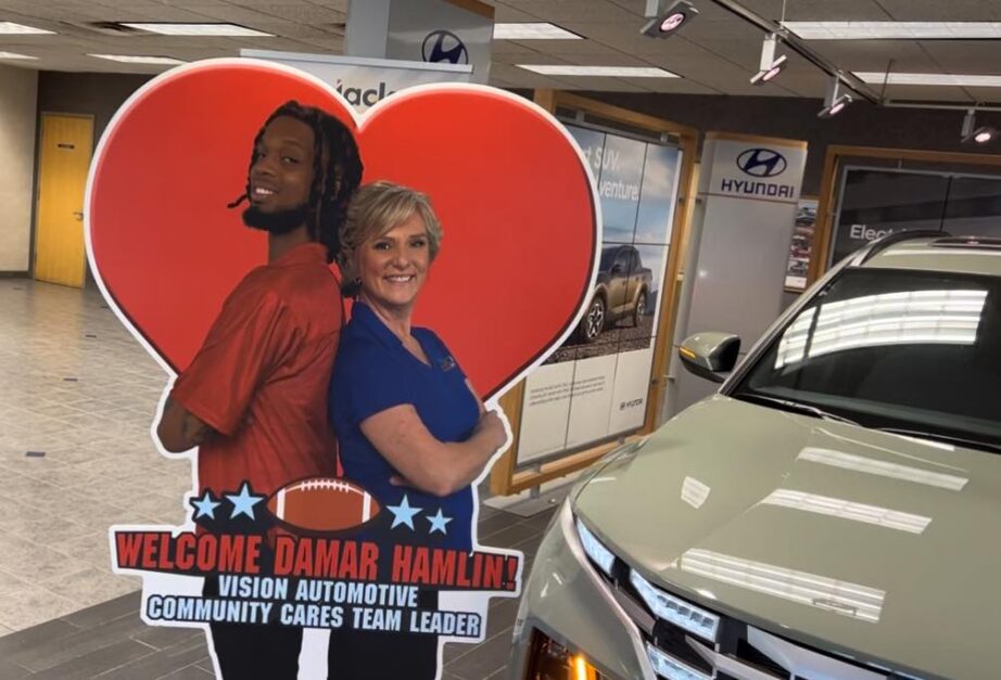 Damar Hamlin Net Worth 2024 , Wife, Girlfriend, Shirt, and Marriage ...